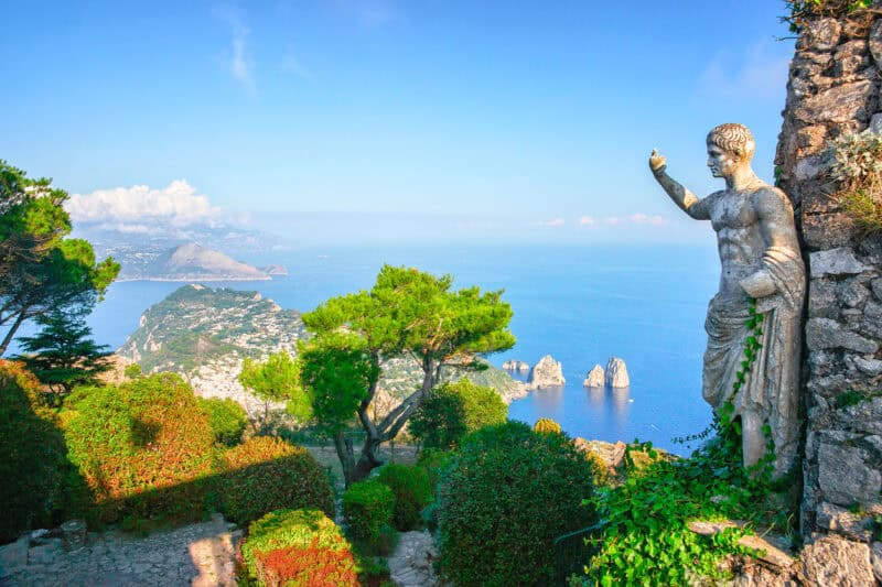 What is a Stoic Person Like, How Do They Act & Behave?